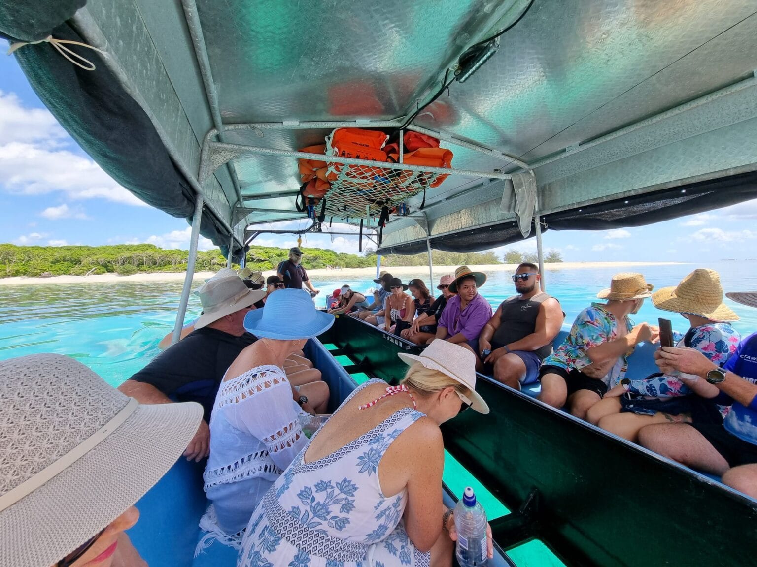 1770 Reef Eco Tours - Lady Musgrave Island & The Great Barrier Reef
